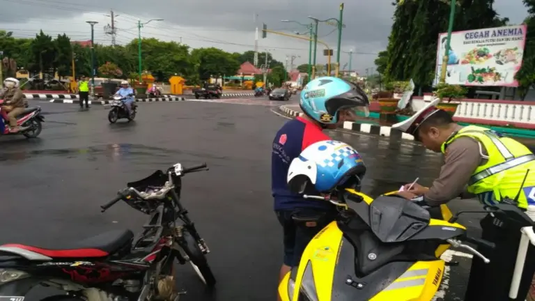 Daftar Denda Tilang Operasi Zebra 2025: Mulai Rp250 Ribu, Ini Pelanggaran yang Diincar